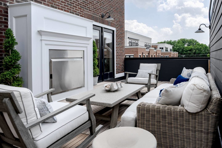 Luxury 2-br Penthouse Condo In Historic Leesburg - Leesburg, VA
