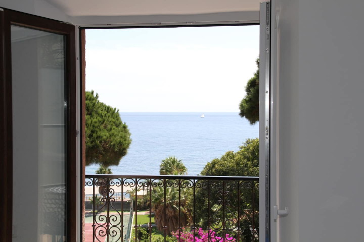 Sunny Beachfront, Modern Resort Style - Spain