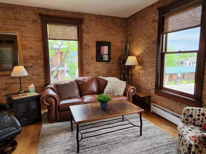 Cozy And Charming Downtown Whitefish Condo - Whitefish, MT