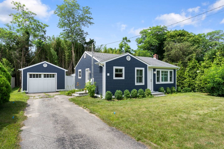 Hamptons Retreat Entire Cottage Is All Yours - Westhampton, NY