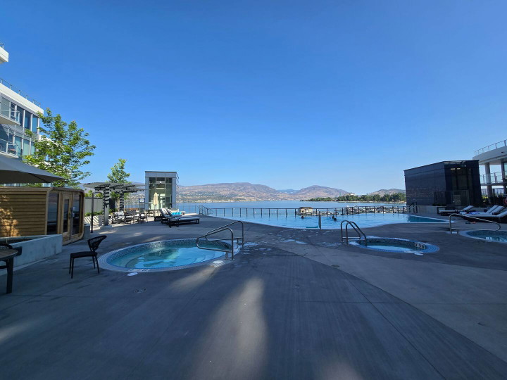 Aqua By The Lake - Kelowna