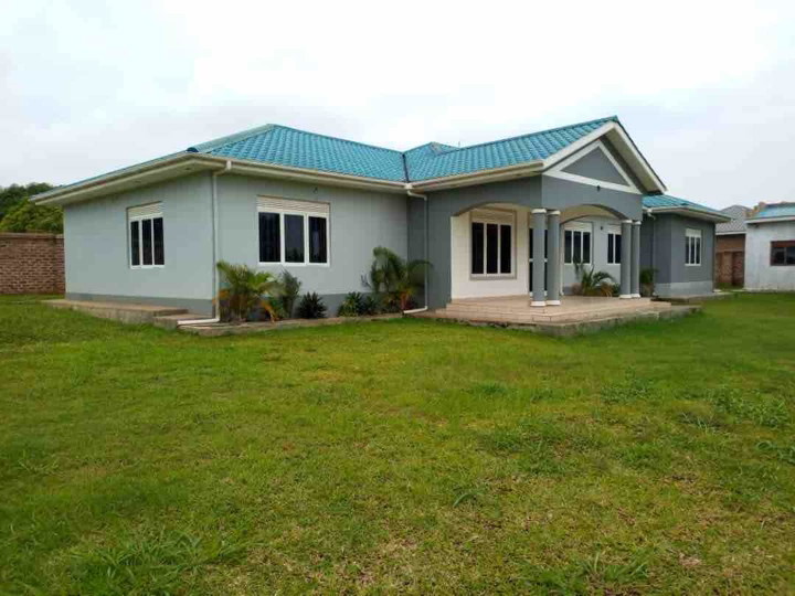 Kareber Abode~gulu, Uganda - Uganda