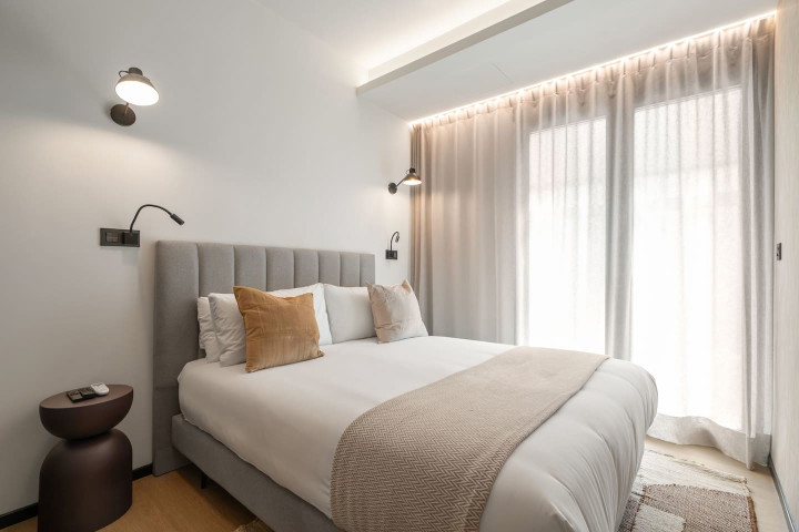 Dobo Moncayo 4pax 1bth With Murphy Bed - Madrid
