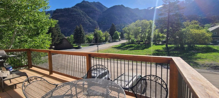 Huge 2000 Sq Ft! 1200 Mbps! Huge Private Deck! Bbq! On River! Amazing Mtn Views! - Ouray, CO