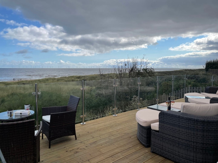Beach-front Cottage. Sea View From Every Room. - Lincolnshire