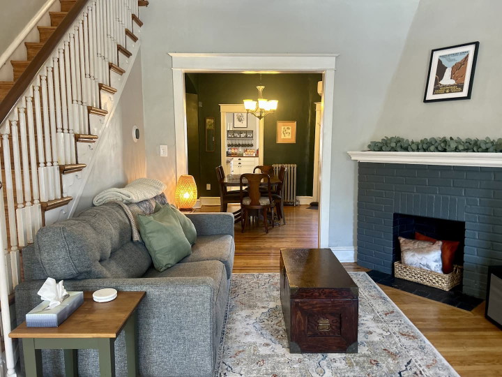 Charming Mt. Airy Retreat| Spa Bath+chefs Kitchen - Chestnut Hill, PA