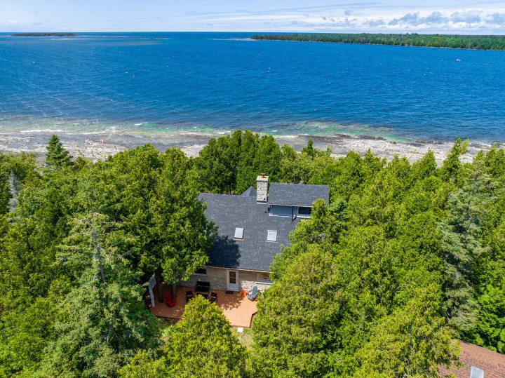 Waterfront Post-&-beam: Hot Tub & Stargaze Tower - Tobermory