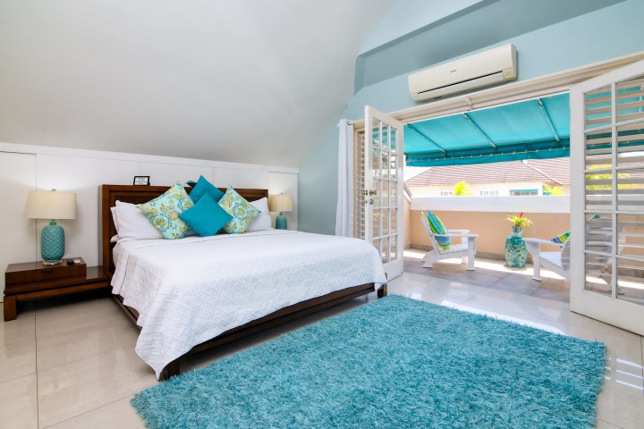 Premium Luxury Oceanfront Apartment - Montego Bay