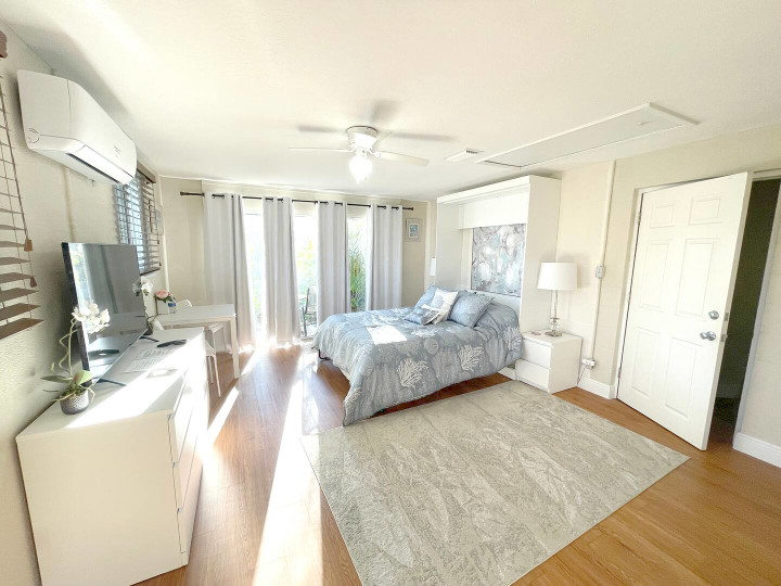 Spacious Studio 8 Minutes Drive To Siesta Key And So Much More! - Venice, FL