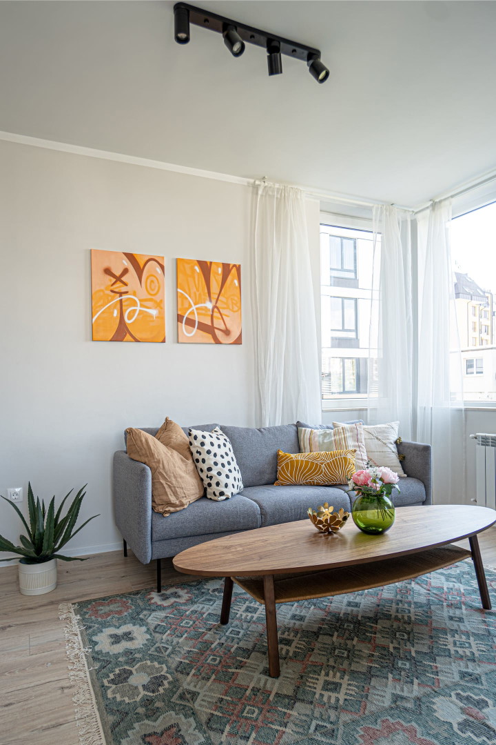 Mid-century Modern Apartment With Private Parking - Bulgarien