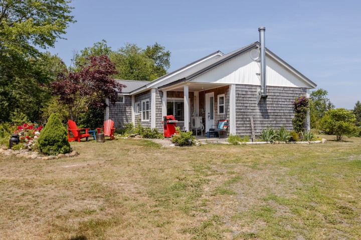 Holiday House - Nova Scotia
