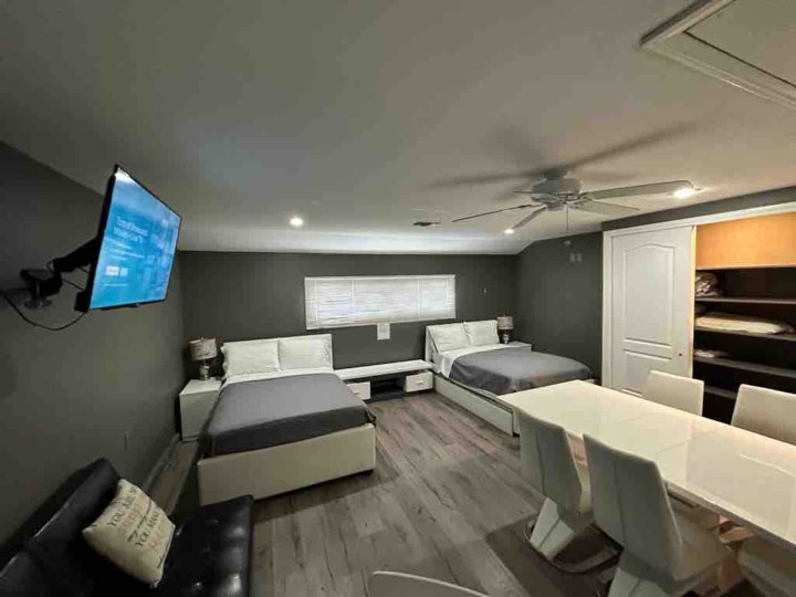 Studio, 15 Min From Disneyland. - Tustin, CA