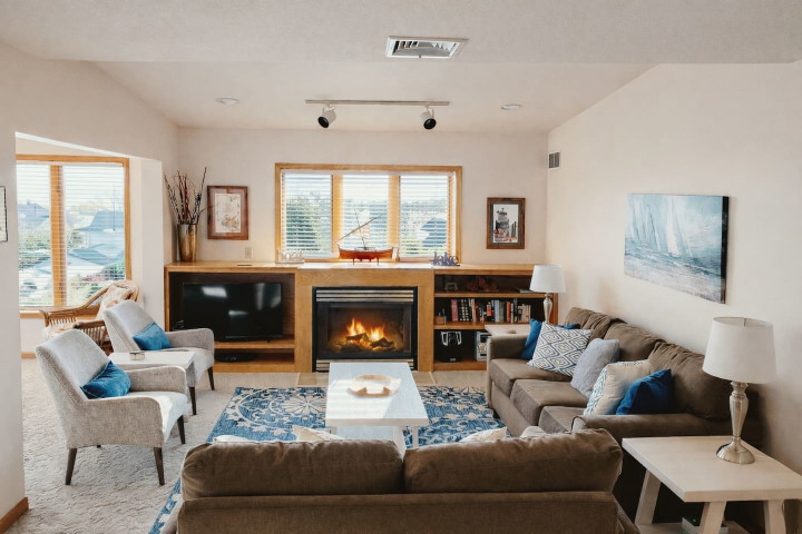 Lakeview Condo: Downtown Bayfield, Beach, Deck - Bayfield, WI