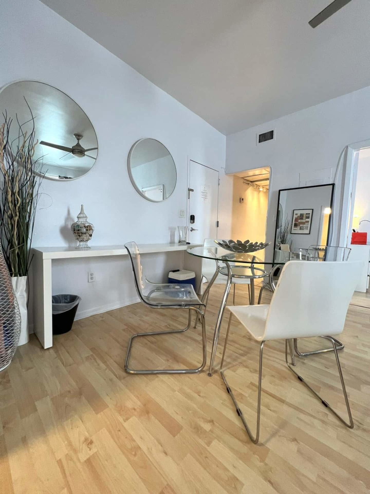 Collins 307 - Next To Ocean Drive And The Beach - Miami Beach, FL