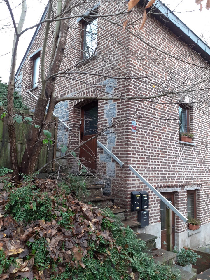 Superbe Appartement Duplex Avec Parking Gratuit. - Namur