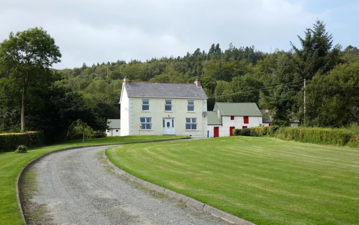 100 Year Old Farmhouse 3 Mins To Beach - Rathmullan