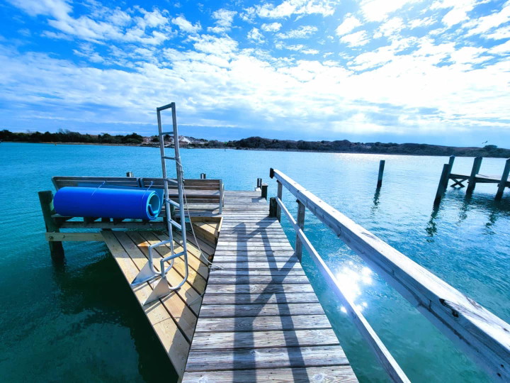Waterfront Home With Hot Tub, Kayaks, Private Dock - Cedar Point, NC