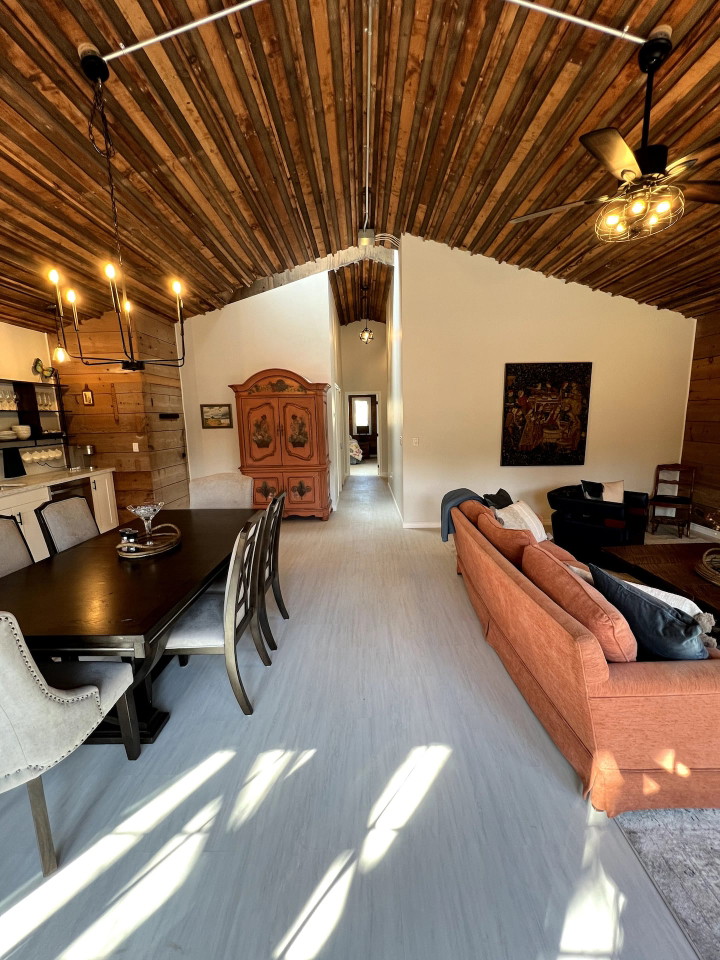Vintage Roost At Fleming Farms - Grimsby