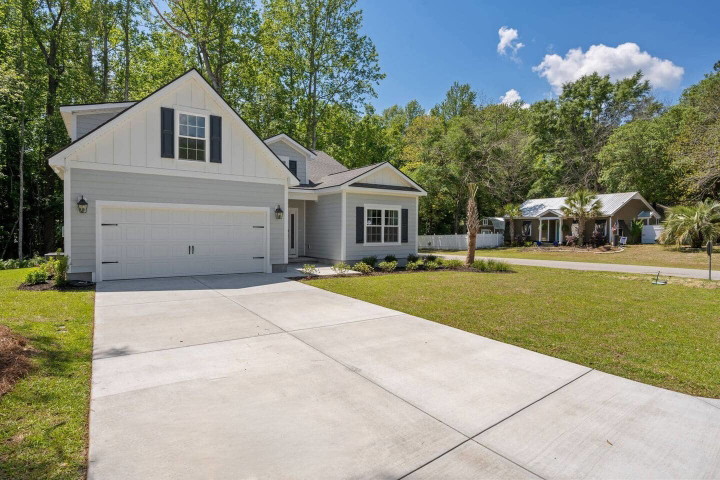Pawleys Island Beach House | Golf & Sleeps 10 - Pawleys Island, SC