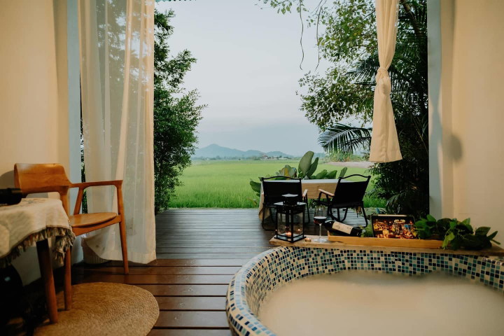 Nana 2 Accommodation Surrounded By Rice Fields - Thailand