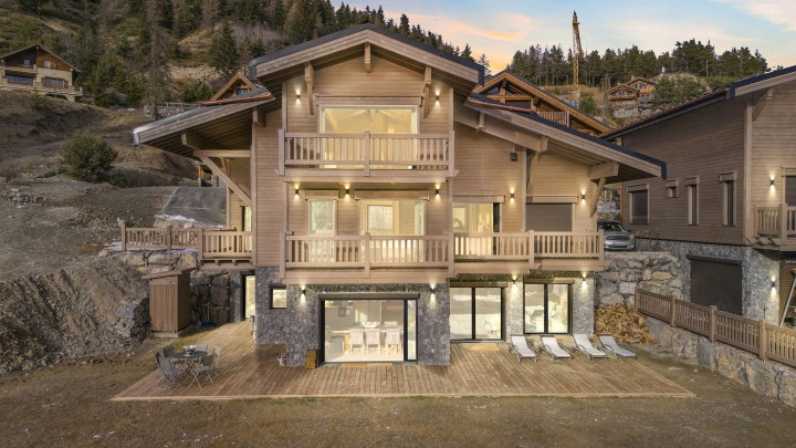 Auron · Chalet 330m² Ski Aux Pieds, Piscine & Spa - Auron