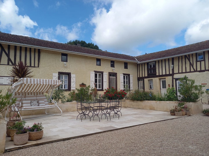 à Dassabet, Gite Met Zwembad In Een Oase Van Rust. - Occitanie