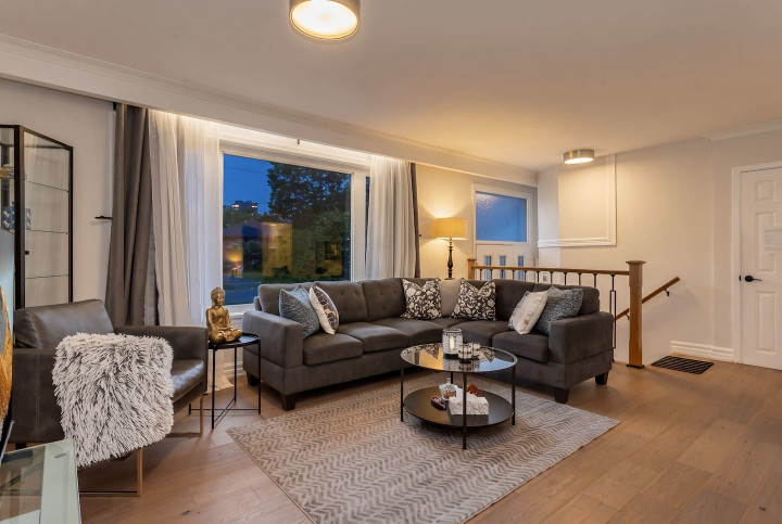 Cozy 3-bedroom Home Sleeps 6 & Free Parking! - Ontario