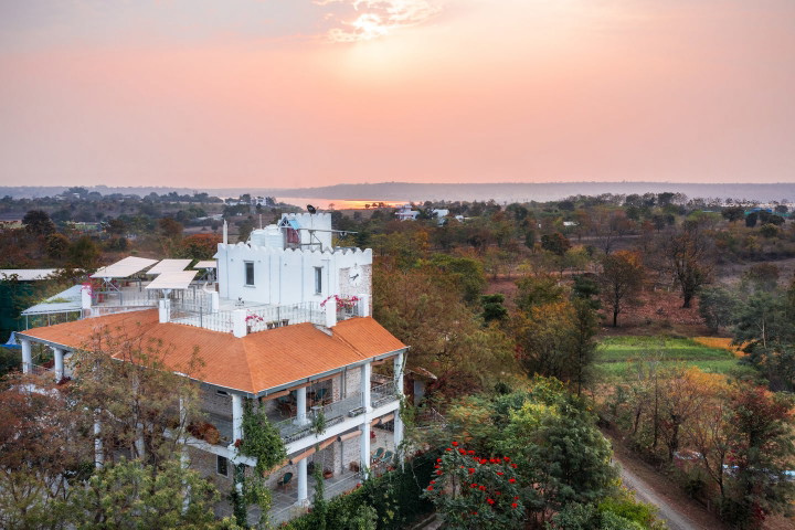 Moonstone Villa. Four Bedrooms. Shared Pool. - Bhopal