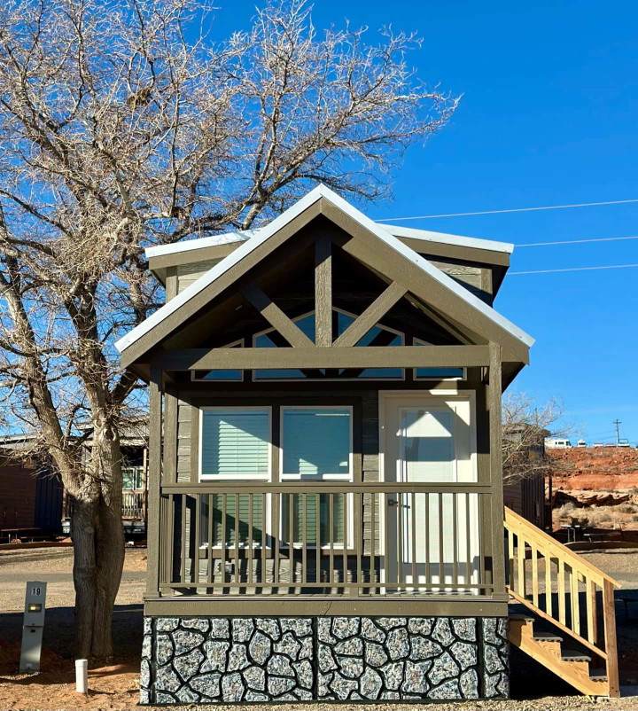 Cozy Tiny Home King Room - Page, AZ