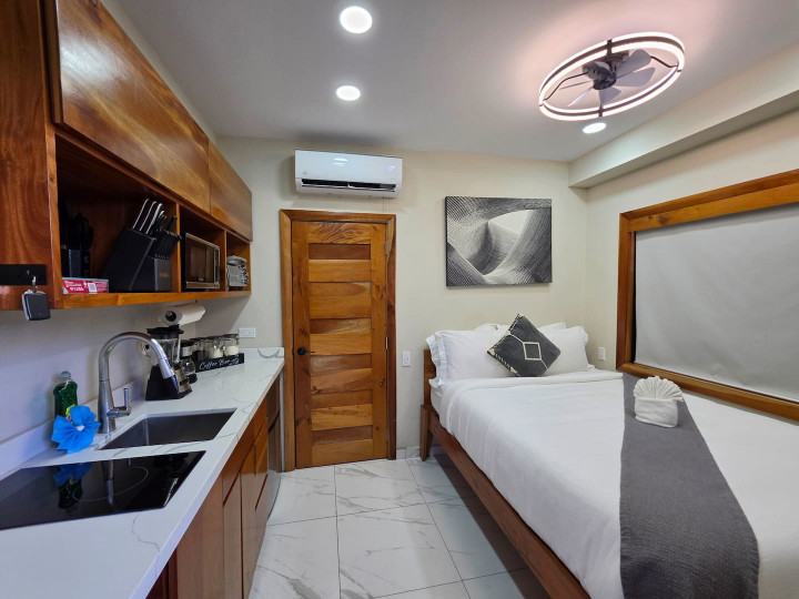 Modern Studio | Walk To Beach, Bars & Ferry - Belice