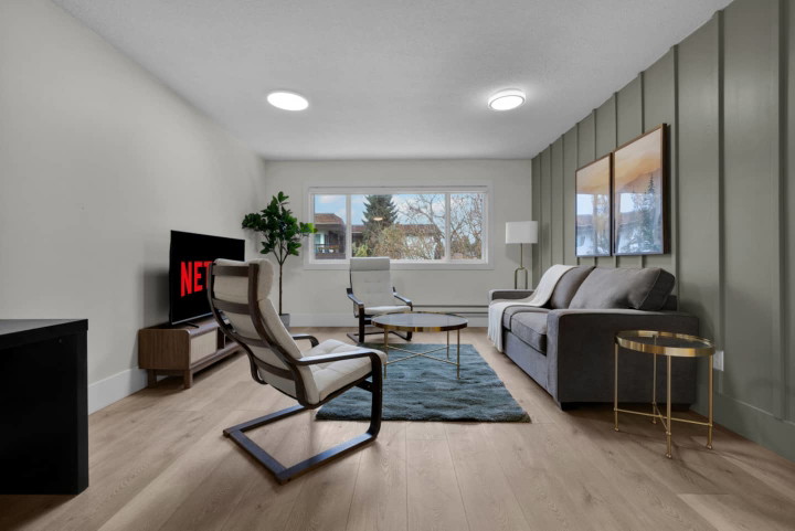 Free Parking | Cozy Downtown Suite | Near Transit - Surrey
