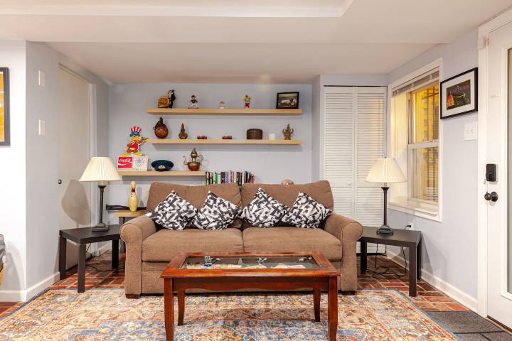 Delightful 1 Bdrm/2 Bed In Center Of Capitol Hill. - Hyattsville, MD