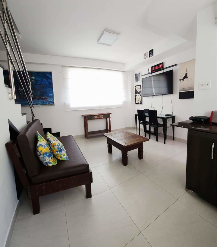 Large, Stylish Duplex! Gym/laundry/pool! - Belo Horizonte