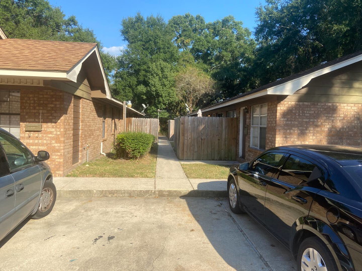 1 Bedroom Apartment(d)1 Mile To Beach/downtown. - Gulfport, MS