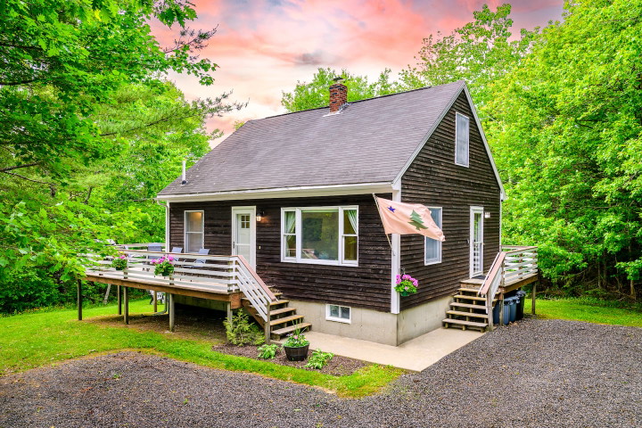 Weskeag Cottage - Arcade, Fire Pit, Clean, Bright, Nearby Coastal Activities - Rockland, ME