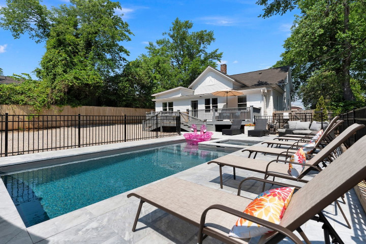 Lakepoint |Pool+hottub| Outdoor Showers| Sleeps 20 - Cartersville, GA