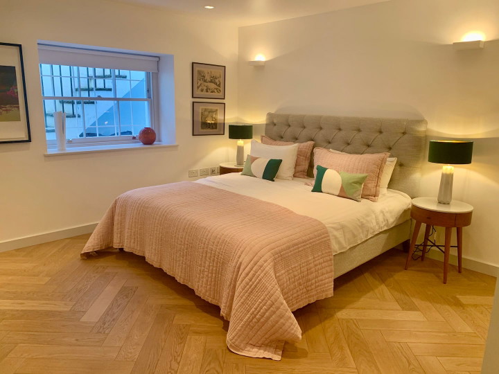 Large Self-contained Luxury Guest Suite - London