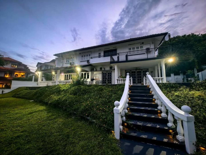 46 Shalou-colonial 4br Bungalow10,000sqft Garden - Penang