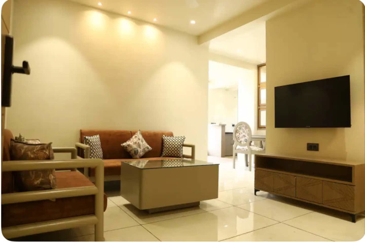 2 Bhk Apartment In Bhopal(fully Air Conditioned) - Bhopal