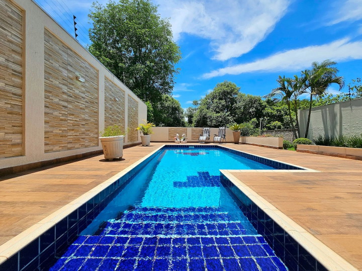 Central Neighborhood 4-bedroom House With Pool - Foz do Iguaçu