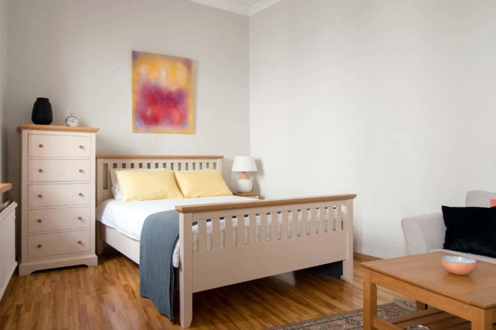 Chambre Pour Deux Personnes Avec Salle De Bain Privée Et Mini-cuisine - Vilnius