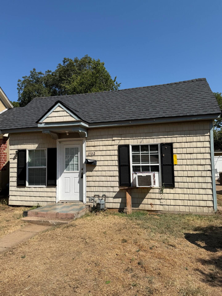 Cozy One Bedroom Cottage - Wichita Falls, TX