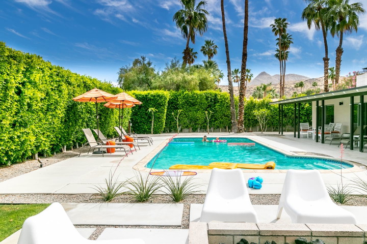 Das Eis Am Stiel | Sweet Mid Century Modern Home - Palm Springs, CA