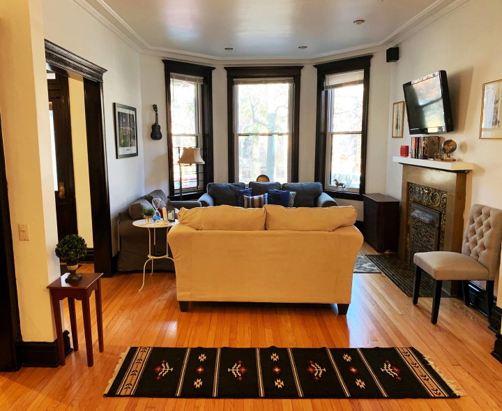 Vintage Wrigleyville 3bd/2br Free Parking - 