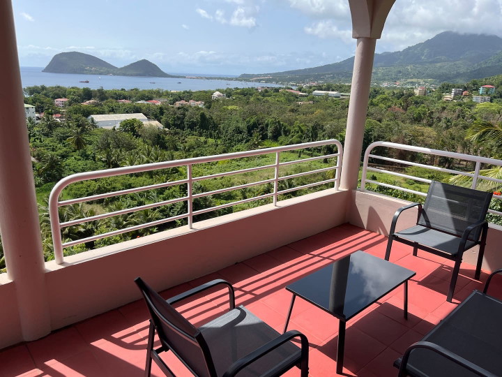 Balisier Apt 5 -Spacious, King Beds, Awesome View! - Dominica