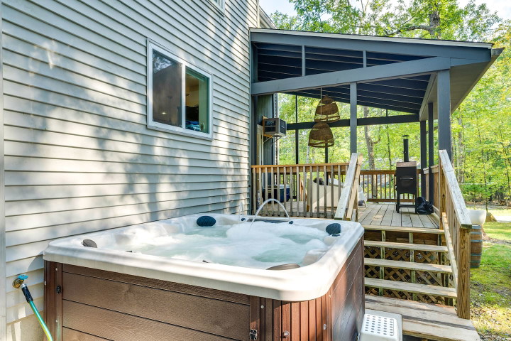 Private Yard, Playset: Family Home In Penn Estates - Stroudsburg, PA