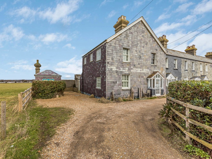 Charming Old Coastguard's Cottage | Pass The Keys - Selsey