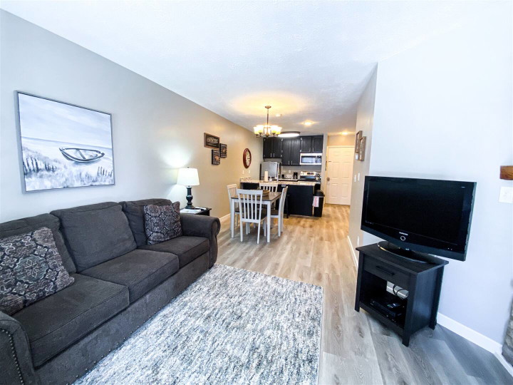 Inn Building Condo 212 Georgous Updated Condo! - Garden City, UT