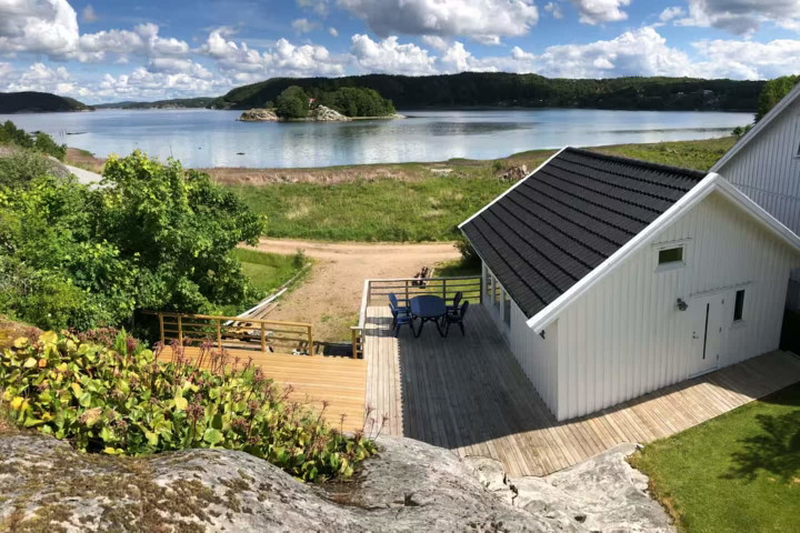 Västkustpärla Med Havet Utanför Dörren - Henån