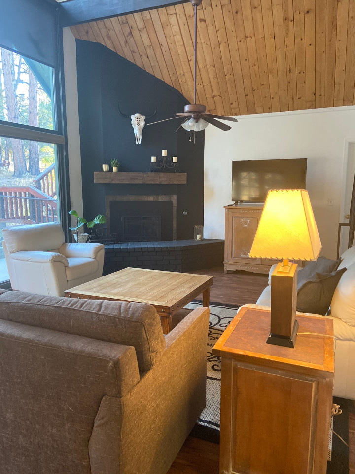 Amazing Location
King Bed 1 Mile From Courthouse. - Prescott, AZ